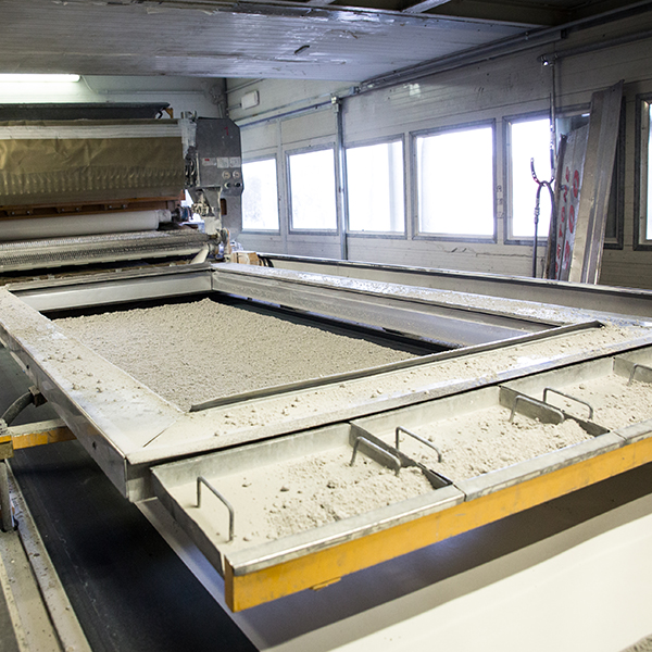 Stone floor and wall tiles: our company | Quarella